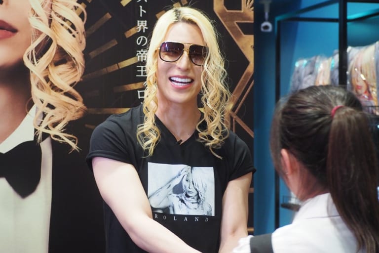 ROLAND(ホスト)の本名や年齢！父親と母親や妹・生い立ち・伝説や名言・整形費用や年収も紹介