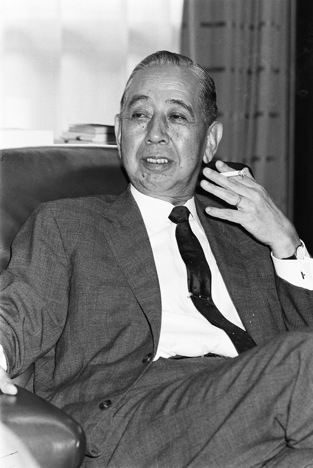 岸信介の死因！家系図＆嫁と子供や孫・統一教会/文鮮明との関係・襲撃で刺される事件や天才の理由も総まとめ