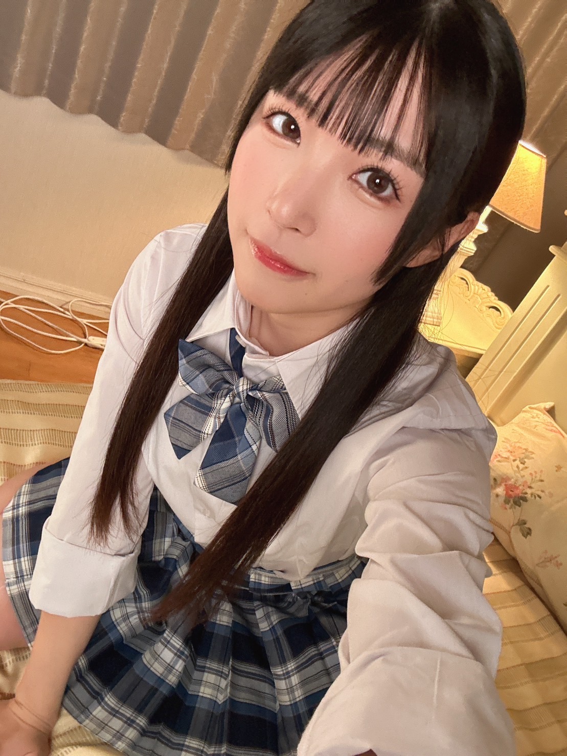 胡桃さくらの身長と年齢や経歴！偽乳疑惑や似てる女優・彼氏や結婚情報もまとめ